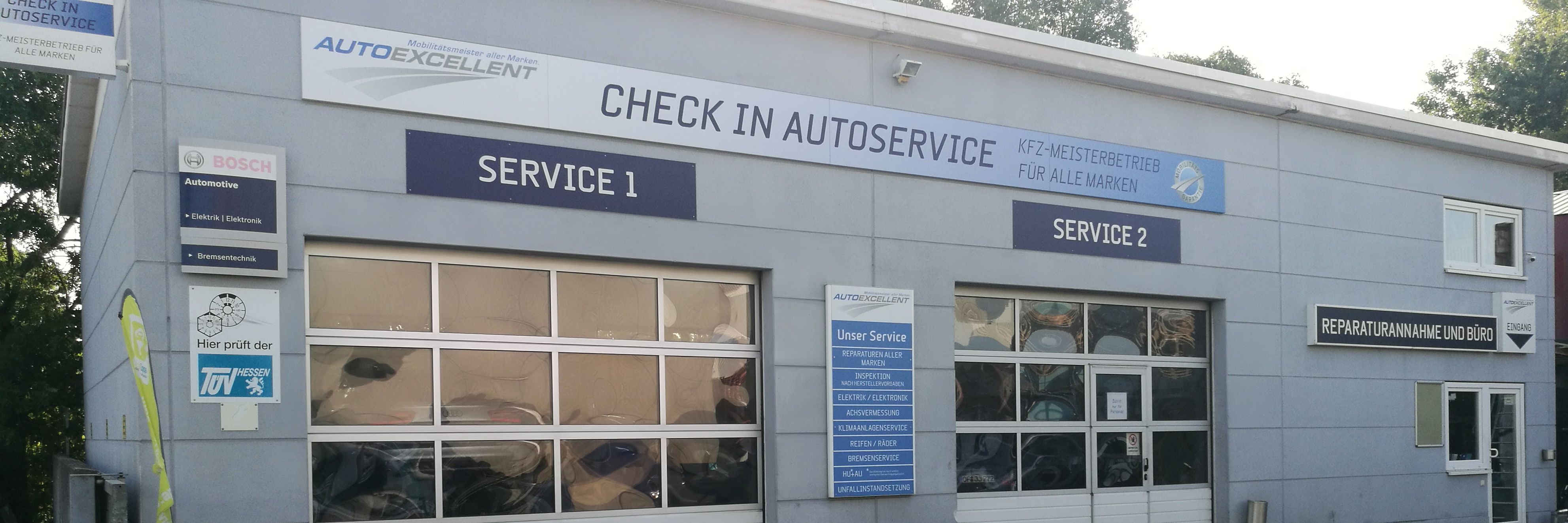 In unserer AUTOEXCELLENT Kfz-Werkstatt schreiben wir SERVICE ganz groß ...